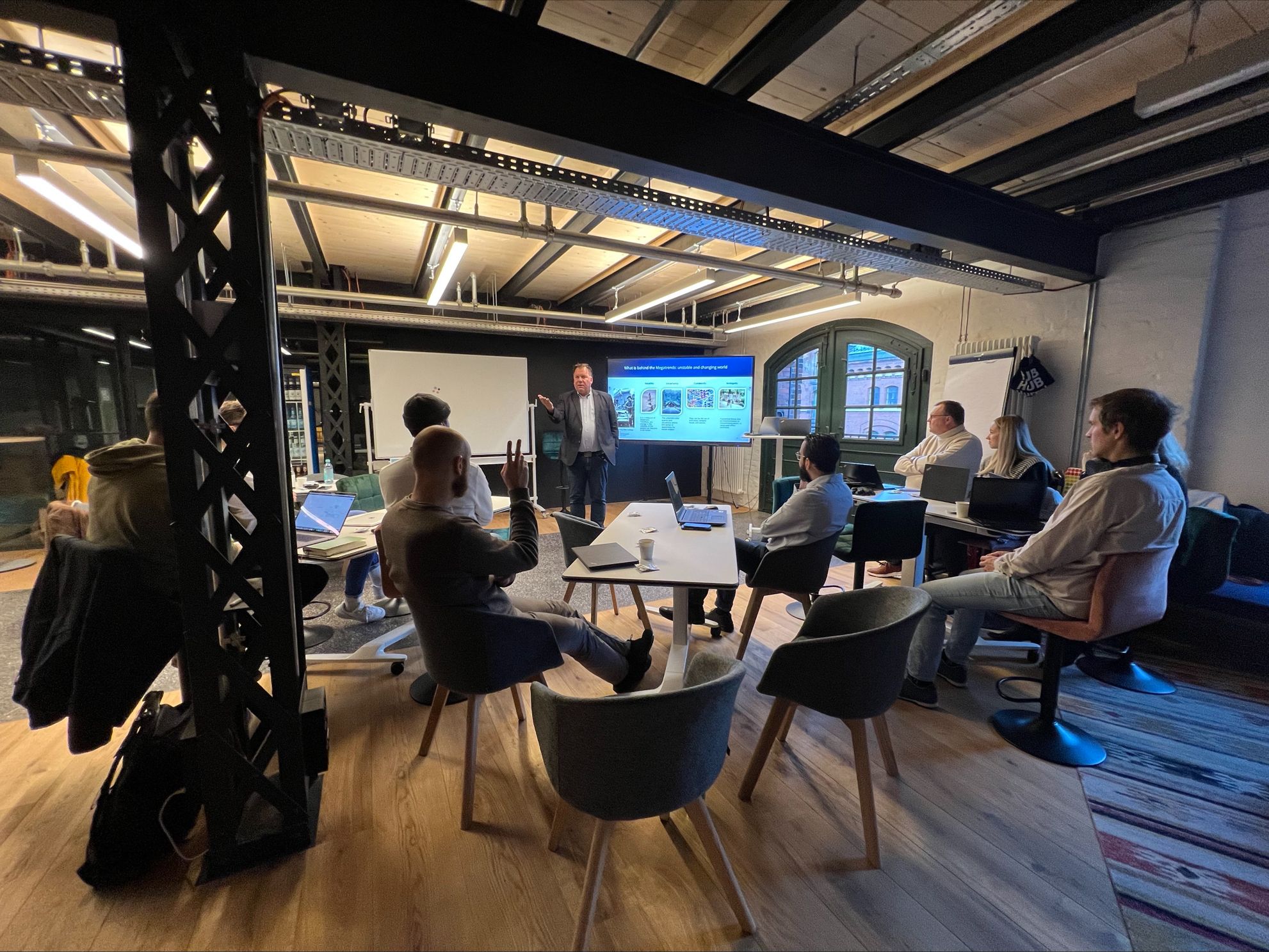 Gaia-X 4 moveID Workshop on the Institutional Role Model | Zeppelin ...