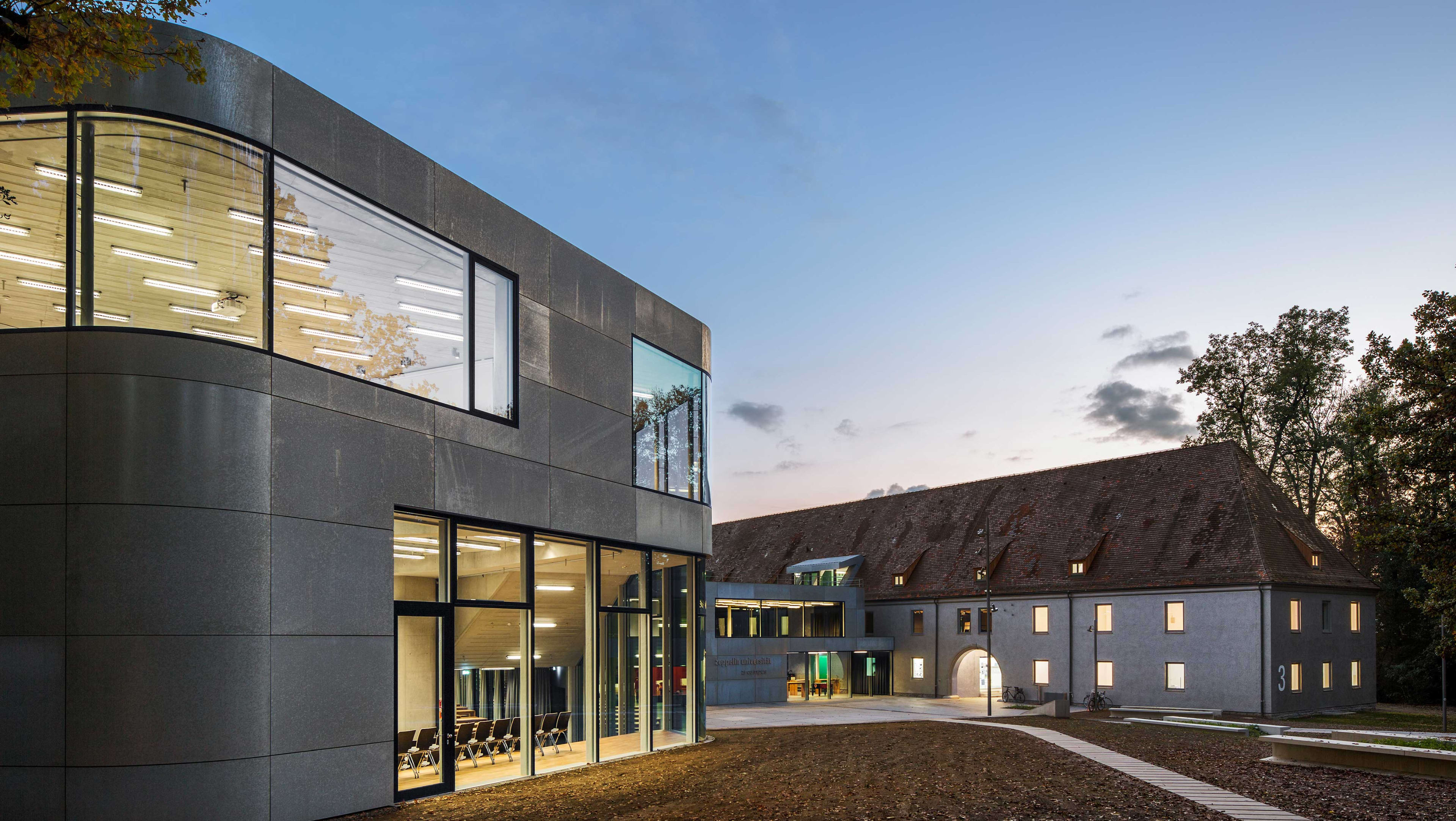 New ZU campus inaugurated at summer party | Zeppelin University